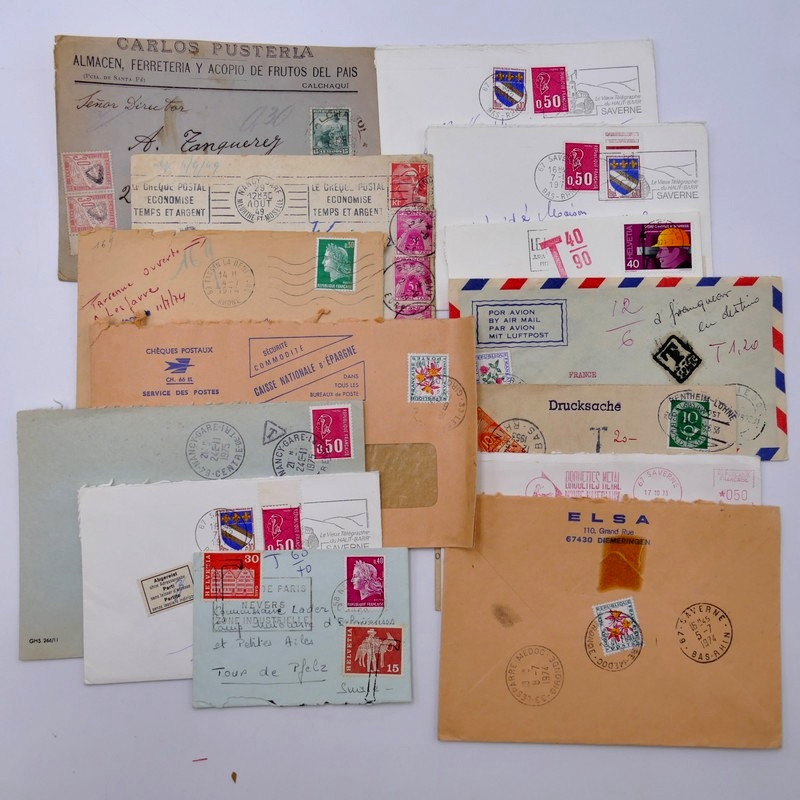 France lot de 100 lettres taxées du 20ème siècle. - Philantologie