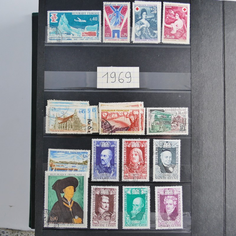 Lot de timbres de France 1892-2014 oblitérés en 6 albums. - Philantologie